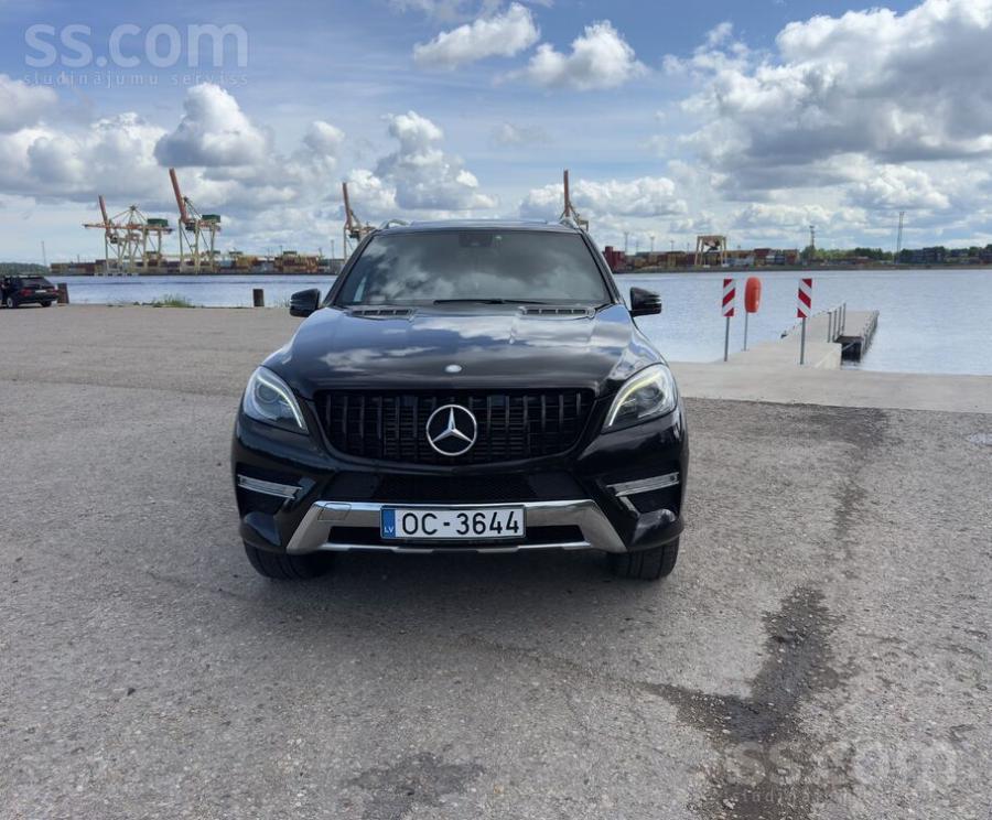 Melns Mercedes-Benz ML 350 2012 Rīga, ar dzinēja tilpumu 3.00 L un nobraukumu 341 tūkst. km par 13500 €, foto 13 vietnē AUTOMOTO.COM.LV