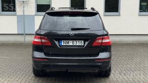 Black Mercedes-Benz ML 350 2012 in Jelgava, with an engine capacity of 3.00 L and mileage of 286 thousand km for 13900 €, photo 8 on AUTOMOTO.COM.LV