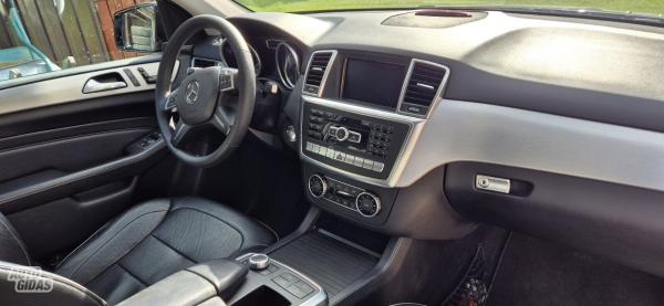 Black Mercedes-Benz ML 350 2012 in Kaunas, with an engine capacity of 3.00 L and mileage of 350 thousand km for 13000 €, photo 6 on AUTOMOTO.COM.LV