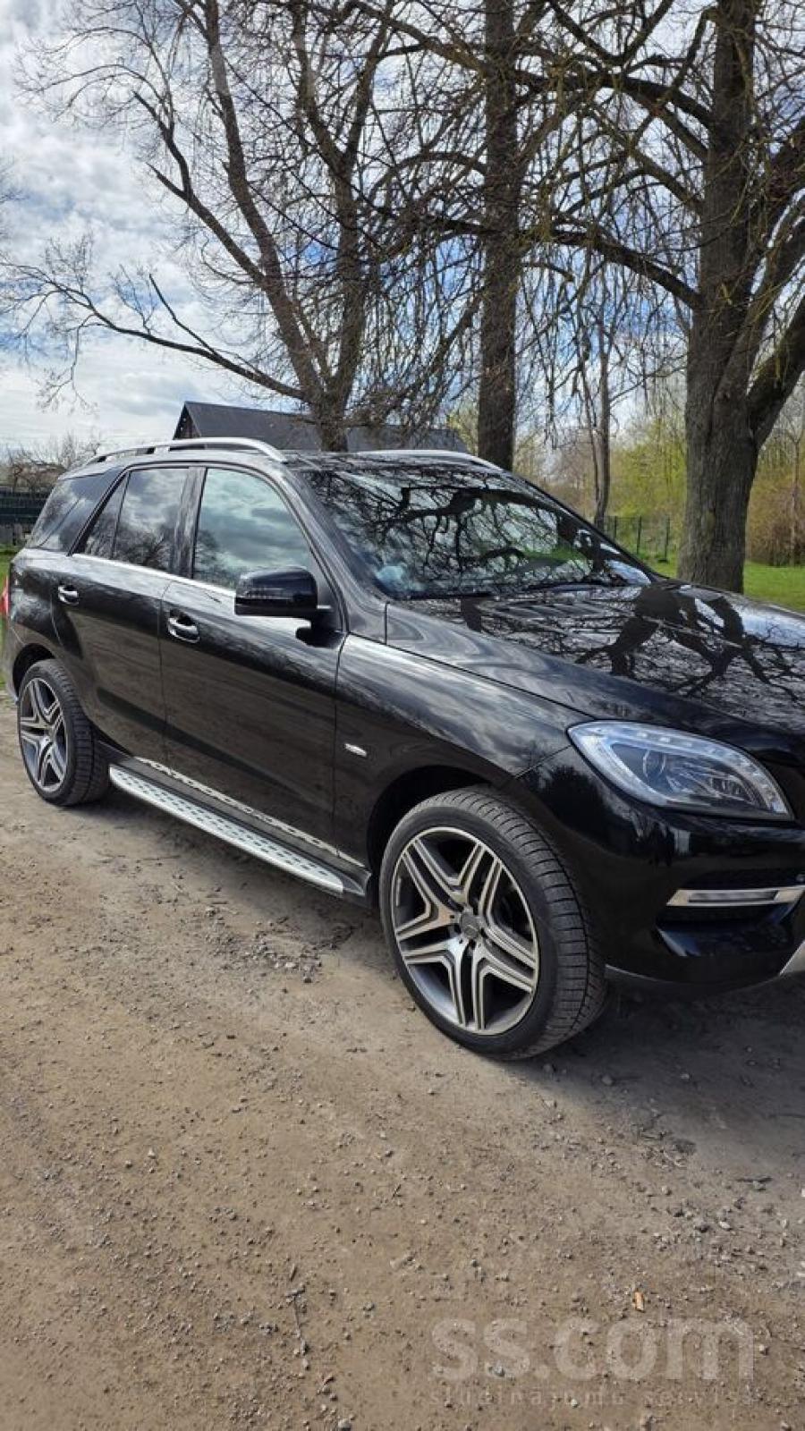 Melns Mercedes-Benz ML 350 2012 Jūrmala, ar dzinēja tilpumu 3.00 L un nobraukumu 325 tūkst. km par 15500 €, foto 3 vietnē AUTOMOTO.COM.LV