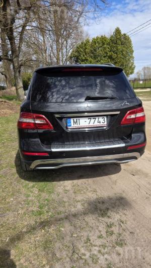 Melns Mercedes-Benz ML 350 2012 Jūrmala, ar dzinēja tilpumu 3.00 L un nobraukumu 325 tūkst. km par 15500 €, foto 5 vietnē AUTOMOTO.COM.LV