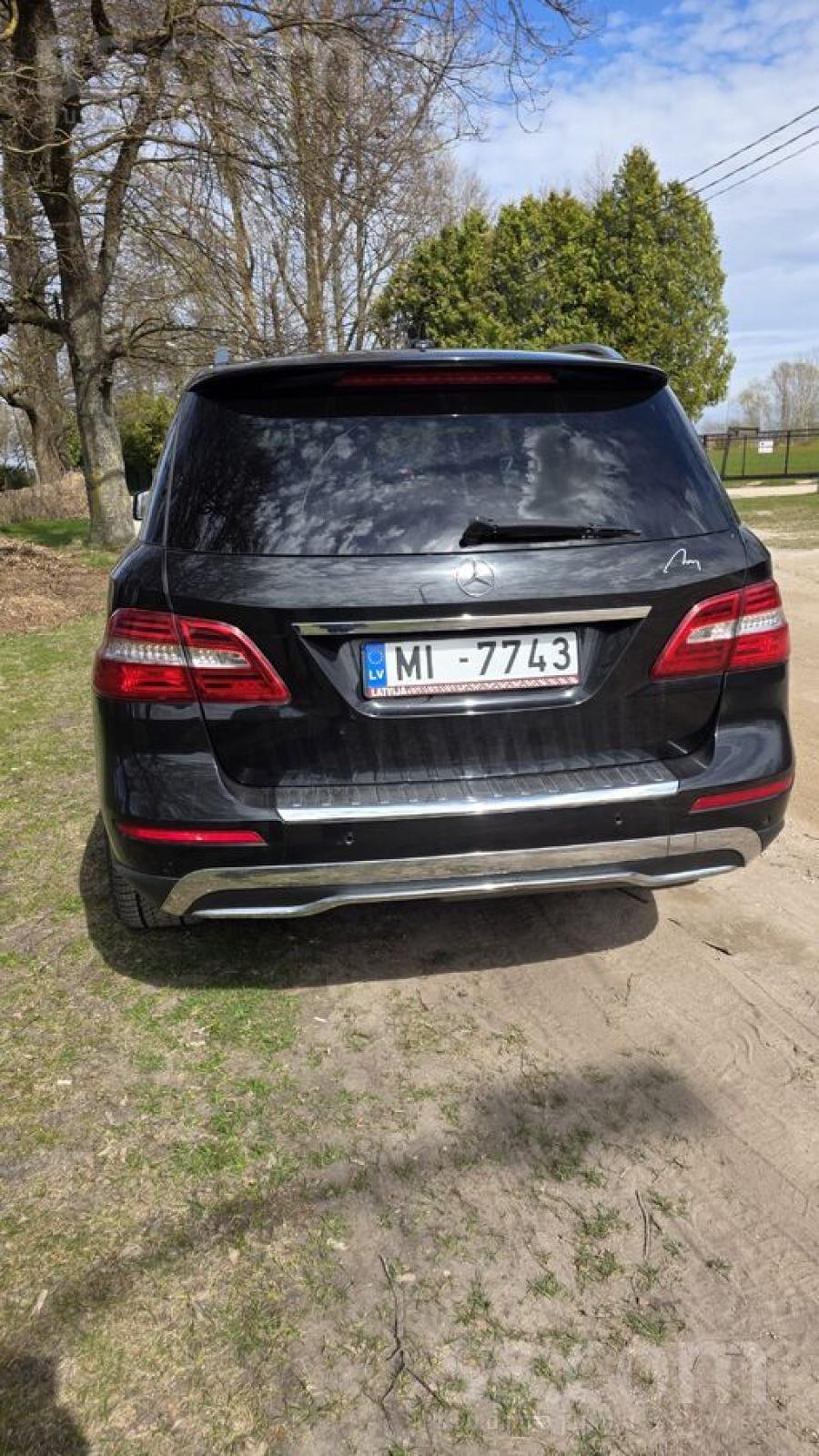 Melns Mercedes-Benz ML 350 2012 Jūrmala, ar dzinēja tilpumu 3.00 L un nobraukumu 325 tūkst. km par 15500 €, foto 5 vietnē AUTOMOTO.COM.LV