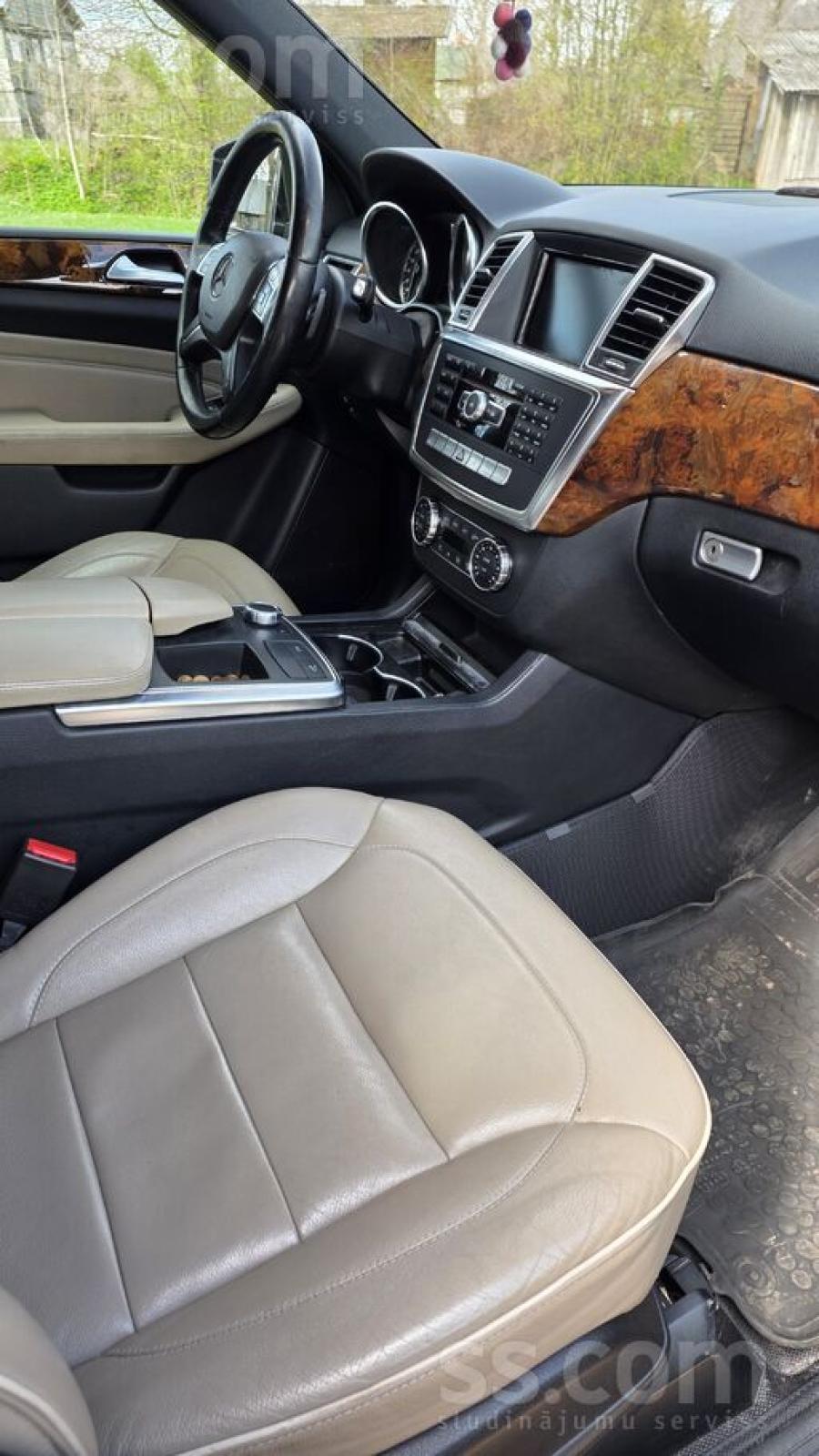 Melns Mercedes-Benz ML 350 2012 Jūrmala, ar dzinēja tilpumu 3.00 L un nobraukumu 325 tūkst. km par 15500 €, foto 6 vietnē AUTOMOTO.COM.LV