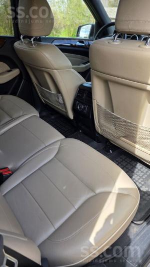 Melns Mercedes-Benz ML 350 2012 Jūrmala, ar dzinēja tilpumu 3.00 L un nobraukumu 325 tūkst. km par 15500 €, foto 9 vietnē AUTOMOTO.COM.LV