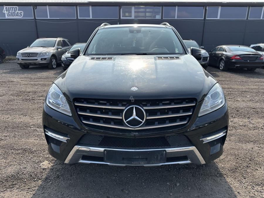 Melns Mercedes-Benz ML 350 2012 Giraitė, ar dzinēja tilpumu 3.00 L un nobraukumu 221 tūkst. km par 7800 €, foto 3 vietnē AUTOMOTO.COM.LV