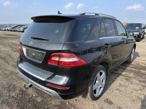 Melns Mercedes-Benz ML 350 2012 Giraitė, ar dzinēja tilpumu 3.00 L un nobraukumu 221 tūkst. km par 7800 €, foto 6 vietnē AUTOMOTO.COM.LV