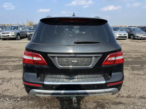 Melns Mercedes-Benz ML 350 2012 Giraitė, ar dzinēja tilpumu 3.00 L un nobraukumu 221 tūkst. km par 7800 €, foto 6 vietnē AUTOMOTO.COM.LV