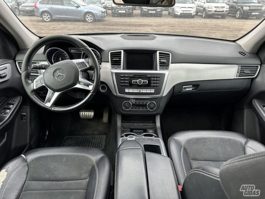 Melns Mercedes-Benz ML 350 2012 Giraitė, ar dzinēja tilpumu 3.00 L un nobraukumu 221 tūkst. km par 7800 €, foto 10 vietnē AUTOMOTO.COM.LV