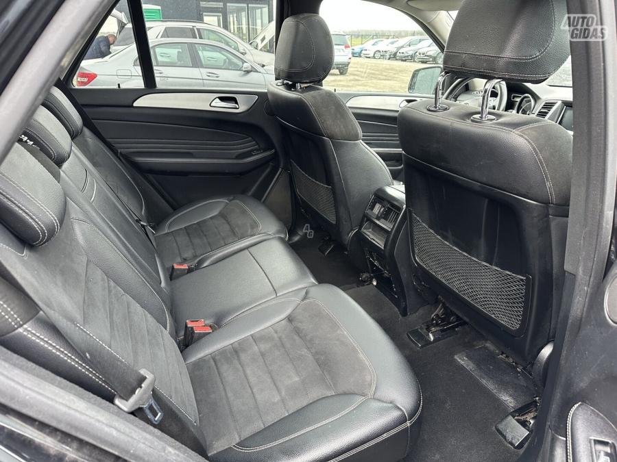 Melns Mercedes-Benz ML 350 2012 Giraitė, ar dzinēja tilpumu 3.00 L un nobraukumu 221 tūkst. km par 7800 €, foto 13 vietnē AUTOMOTO.COM.LV