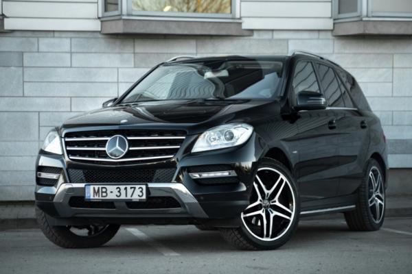 Melns Mercedes-Benz ML 350 2012 Rīga, ar dzinēja tilpumu 3.50 L un nobraukumu 229 tūkst. km par 21990 €, foto 1 vietnē AUTOMOTO.COM.LV