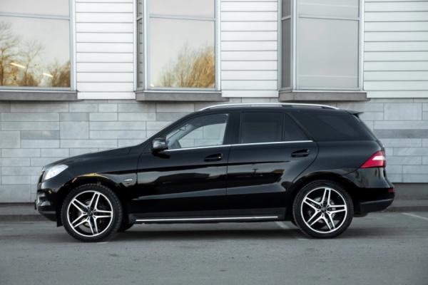 Melns Mercedes-Benz ML 350 2012 Rīga, ar dzinēja tilpumu 3.50 L un nobraukumu 229 tūkst. km par 21990 €, foto 2 vietnē AUTOMOTO.COM.LV