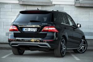 Black Mercedes-Benz ML 350 2012 in Riga, with an engine capacity of 3.50 L and mileage of 229 thousand km for 21990 €, photo 4 on AUTOMOTO.COM.LV