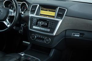 Black Mercedes-Benz ML 350 2012 in Riga, with an engine capacity of 3.50 L and mileage of 229 thousand km for 21990 €, photo 18 on AUTOMOTO.COM.LV