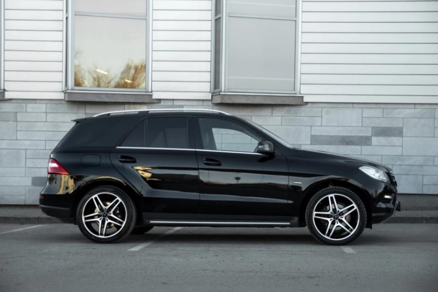 Black Mercedes-Benz ML 350 2012 in Riga, with an engine capacity of 3.50 L and mileage of 229 thousand km for 21990 €, photo 28 on AUTOMOTO.COM.LV
