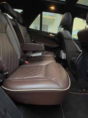 Black Mercedes-Benz ML 350 2012 in Riga, with an engine capacity of 3.00 L and mileage of 221 thousand km for 16900 €, photo 8 on AUTOMOTO.COM.LV