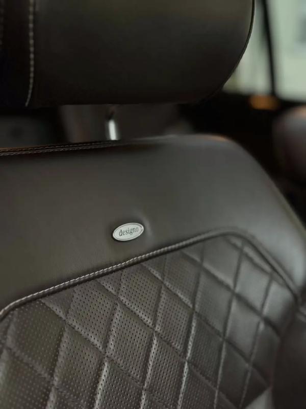 Black Mercedes-Benz ML 350 2012 in Riga, with an engine capacity of 3.00 L and mileage of 221 thousand km for 16900 €, photo 8 on AUTOMOTO.COM.LV