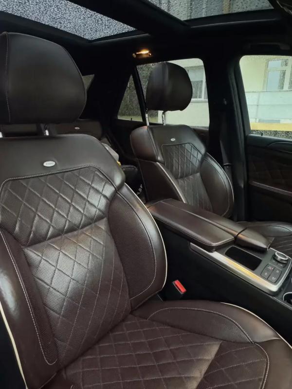 Black Mercedes-Benz ML 350 2012 in Riga, with an engine capacity of 3.00 L and mileage of 221 thousand km for 16900 €, photo 9 on AUTOMOTO.COM.LV
