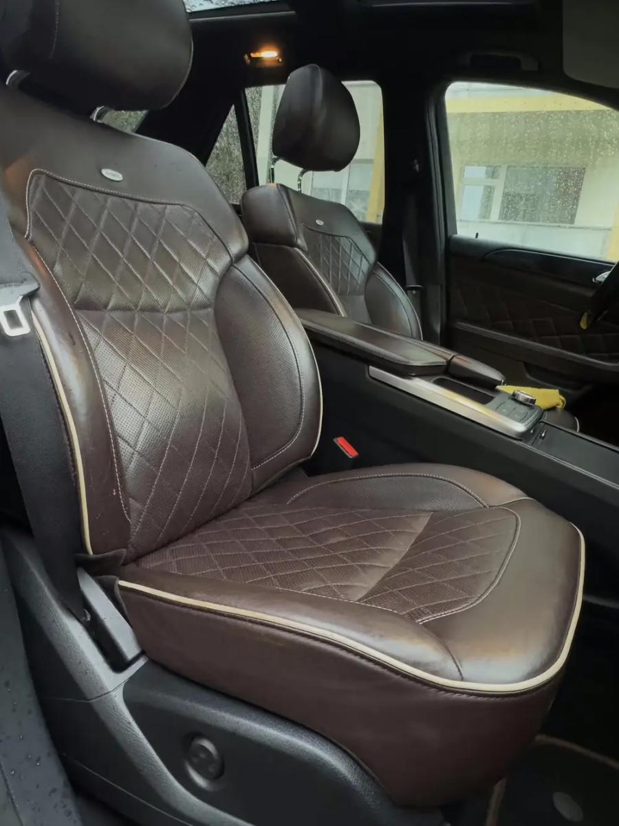 Black Mercedes-Benz ML 350 2012 in Riga, with an engine capacity of 3.00 L and mileage of 221 thousand km for 16900 €, photo 11 on AUTOMOTO.COM.LV
