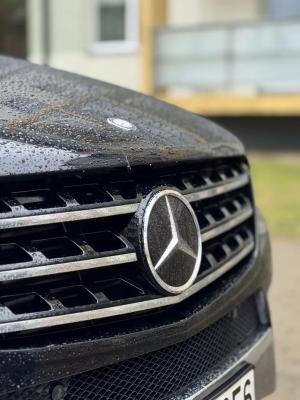 Black Mercedes-Benz ML 350 2012 in Riga, with an engine capacity of 3.00 L and mileage of 221 thousand km for 16900 €, photo 17 on AUTOMOTO.COM.LV