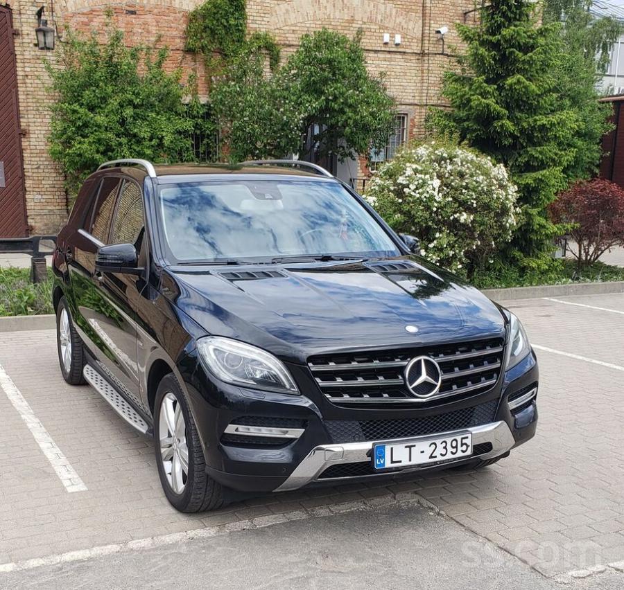 Melns Mercedes-Benz ML 350 2012 Rīga, ar dzinēja tilpumu 3.00 L un nobraukumu 245 tūkst. km par 16500 €, foto 1 vietnē AUTOMOTO.COM.LV