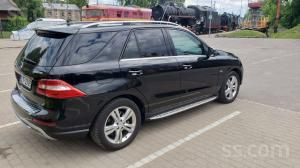 Melns Mercedes-Benz ML 350 2012 Rīga, ar dzinēja tilpumu 3.00 L un nobraukumu 245 tūkst. km par 16500 €, foto 5 vietnē AUTOMOTO.COM.LV