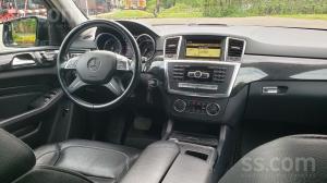 Melns Mercedes-Benz ML 350 2012 Rīga, ar dzinēja tilpumu 3.00 L un nobraukumu 245 tūkst. km par 16500 €, foto 7 vietnē AUTOMOTO.COM.LV