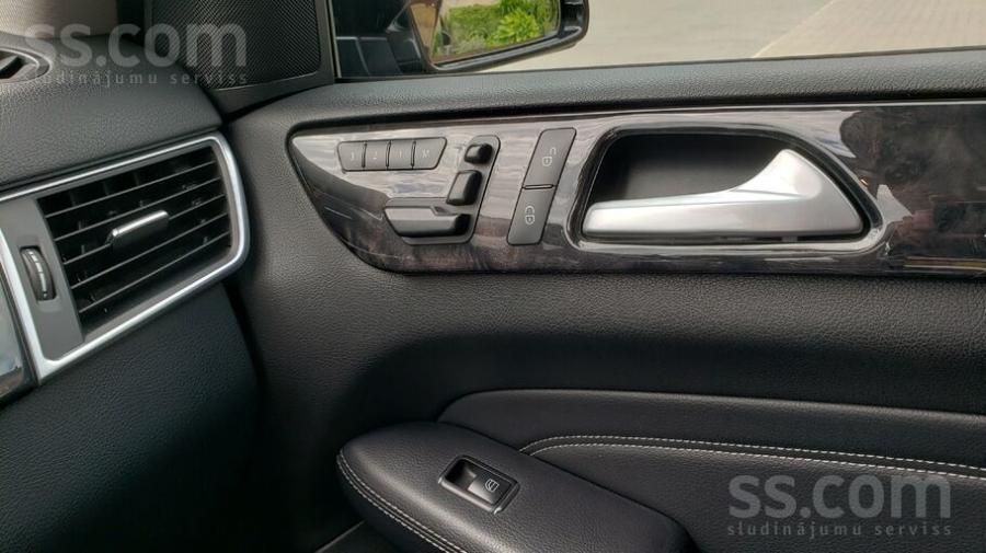 Melns Mercedes-Benz ML 350 2012 Rīga, ar dzinēja tilpumu 3.00 L un nobraukumu 245 tūkst. km par 16500 €, foto 12 vietnē AUTOMOTO.COM.LV