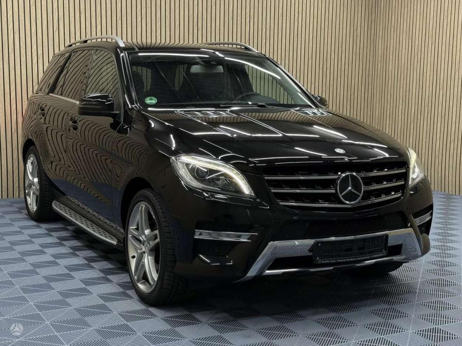 Melns Mercedes-Benz ML 350 2012 Marijampole, ar dzinēja tilpumu 2.99 L un nobraukumu 230 tūkst. km par 16750 €, foto 1 vietnē AUTOMOTO.COM.LV
