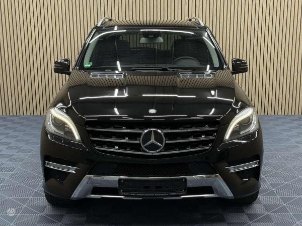 Black Mercedes-Benz ML 350 2012 in Marijampole, with an engine capacity of 2.99 L and mileage of 230 thousand km for 16750 €, photo 4 on AUTOMOTO.COM.LV
