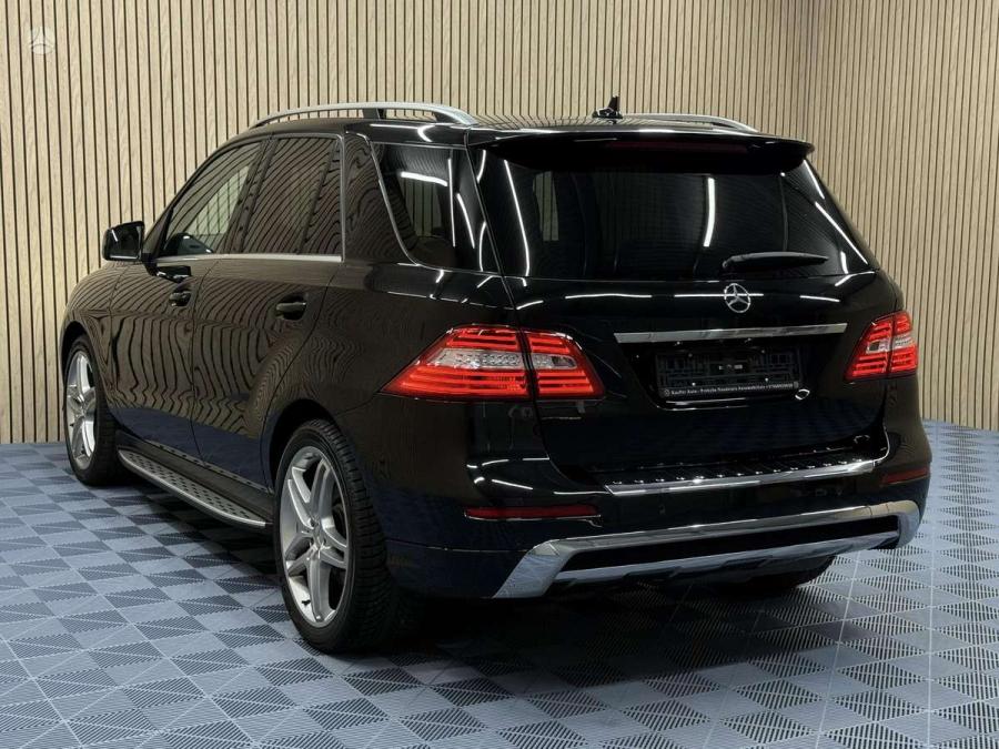Melns Mercedes-Benz ML 350 2012 Marijampole, ar dzinēja tilpumu 2.99 L un nobraukumu 230 tūkst. km par 16750 €, foto 7 vietnē AUTOMOTO.COM.LV