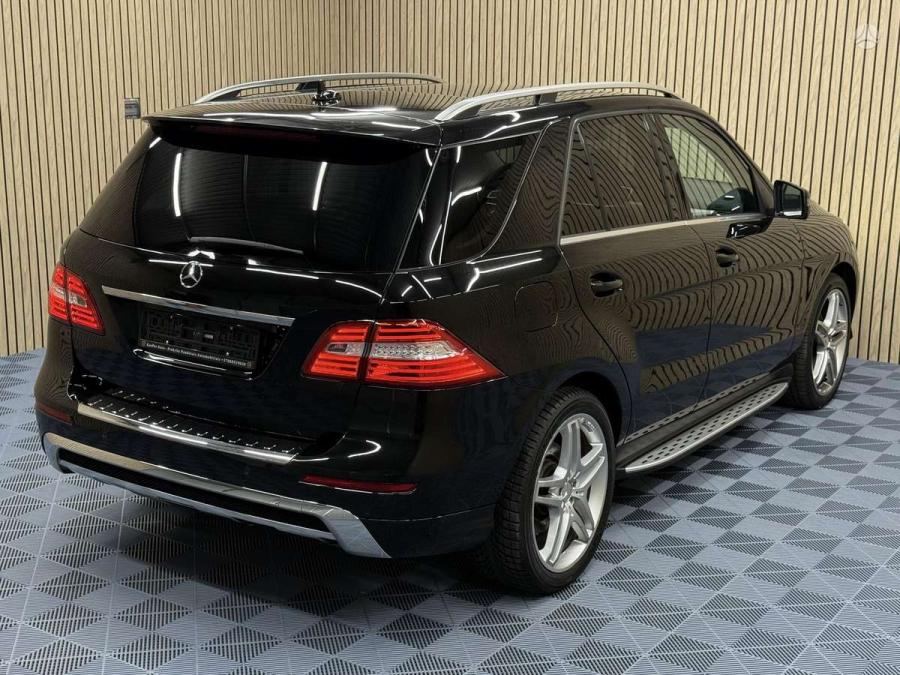 Melns Mercedes-Benz ML 350 2012 Marijampole, ar dzinēja tilpumu 2.99 L un nobraukumu 230 tūkst. km par 16750 €, foto 13 vietnē AUTOMOTO.COM.LV