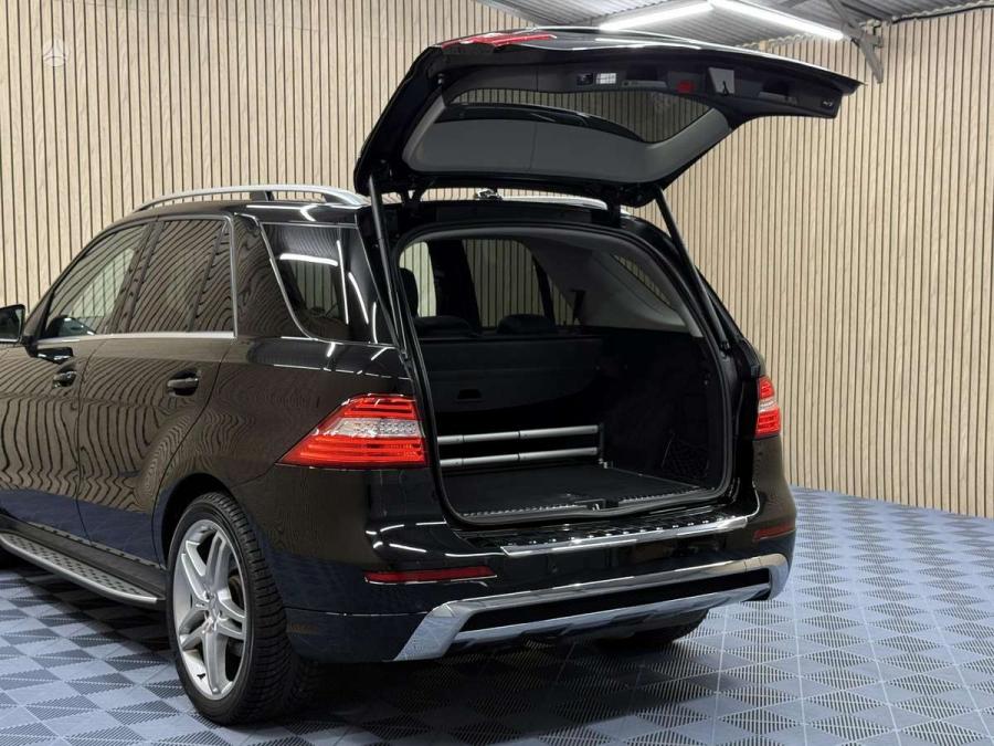 Melns Mercedes-Benz ML 350 2012 Marijampole, ar dzinēja tilpumu 2.99 L un nobraukumu 230 tūkst. km par 16750 €, foto 14 vietnē AUTOMOTO.COM.LV