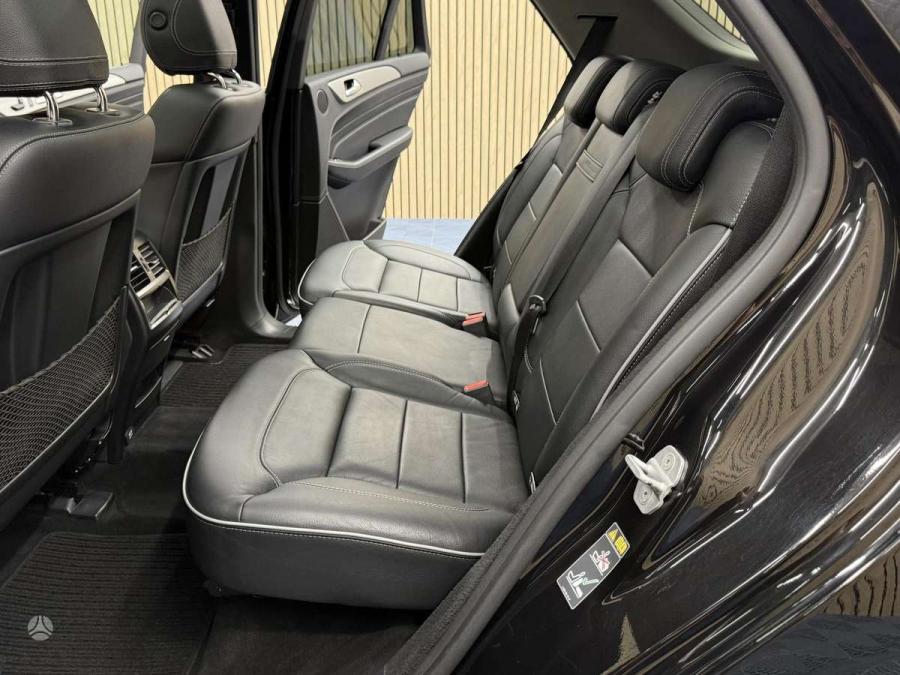 Melns Mercedes-Benz ML 350 2012 Marijampole, ar dzinēja tilpumu 2.99 L un nobraukumu 230 tūkst. km par 16750 €, foto 20 vietnē AUTOMOTO.COM.LV