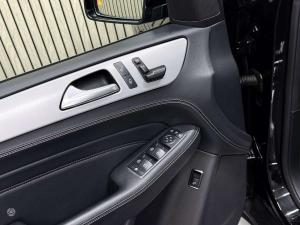 Melns Mercedes-Benz ML 350 2012 Marijampole, ar dzinēja tilpumu 2.99 L un nobraukumu 230 tūkst. km par 16750 €, foto 25 vietnē AUTOMOTO.COM.LV