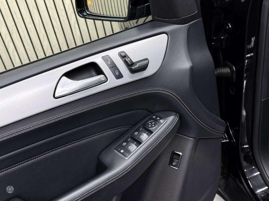 Melns Mercedes-Benz ML 350 2012 Marijampole, ar dzinēja tilpumu 2.99 L un nobraukumu 230 tūkst. km par 16750 €, foto 25 vietnē AUTOMOTO.COM.LV