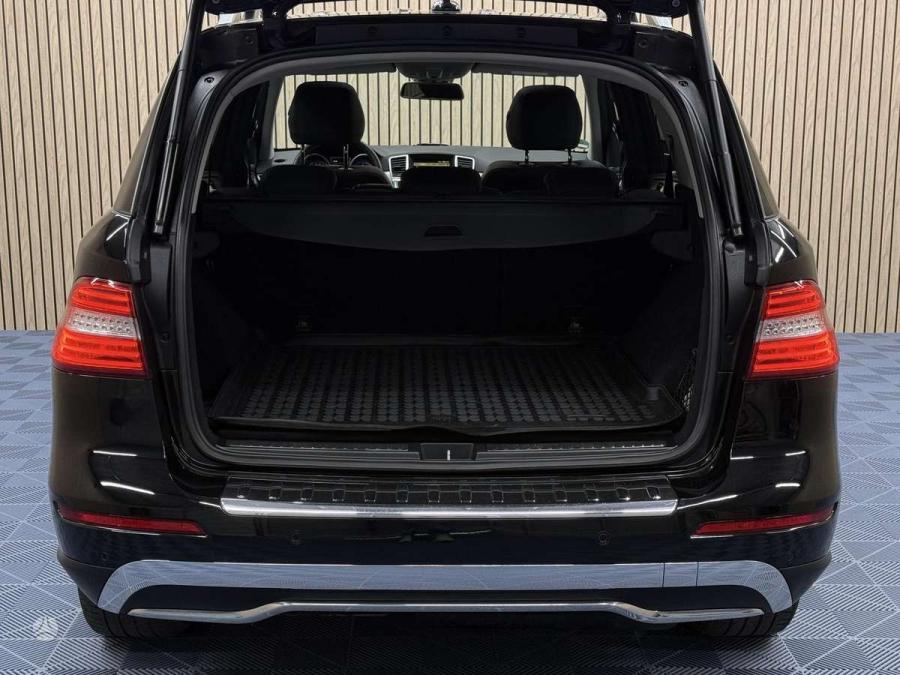 Melns Mercedes-Benz ML 350 2012 Marijampole, ar dzinēja tilpumu 2.99 L un nobraukumu 231 tūkst. km par 15750 €, foto 15 vietnē AUTOMOTO.COM.LV