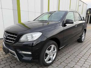 Melns Mercedes-Benz ML 350 2012 Raseiniai, ar dzinēja tilpumu 2.99 L un nobraukumu 298 tūkst. km par 12500 €, foto  vietnē AUTOMOTO.COM.LV