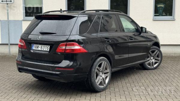 Melns Mercedes-Benz ML 350 2012 Jelgava, ar dzinēja tilpumu 3.00 L un nobraukumu 286 tūkst. km par 10700 €, foto 6 vietnē AUTOMOTO.COM.LV
