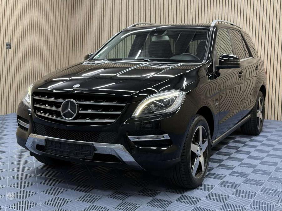 Melns Mercedes-Benz ML 350 2012 Marijampole, ar dzinēja tilpumu 2.99 L un nobraukumu 231 tūkst. km par 15350 €, foto 6 vietnē AUTOMOTO.COM.LV
