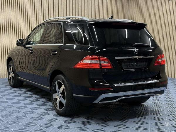 Melns Mercedes-Benz ML 350 2012 Marijampole, ar dzinēja tilpumu 2.99 L un nobraukumu 231 tūkst. km par 15350 €, foto 6 vietnē AUTOMOTO.COM.LV