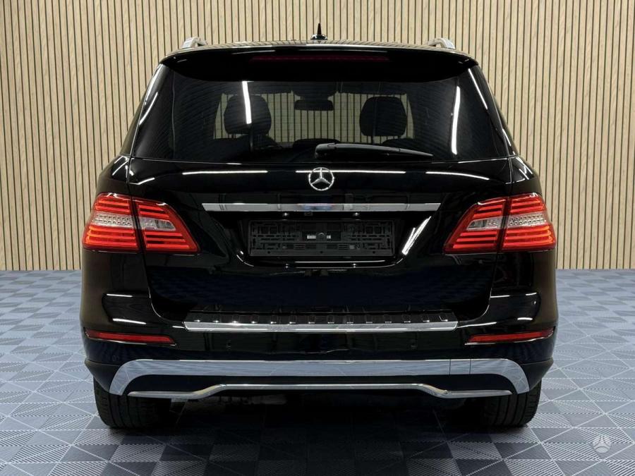 Melns Mercedes-Benz ML 350 2012 Marijampole, ar dzinēja tilpumu 2.99 L un nobraukumu 231 tūkst. km par 15350 €, foto 8 vietnē AUTOMOTO.COM.LV