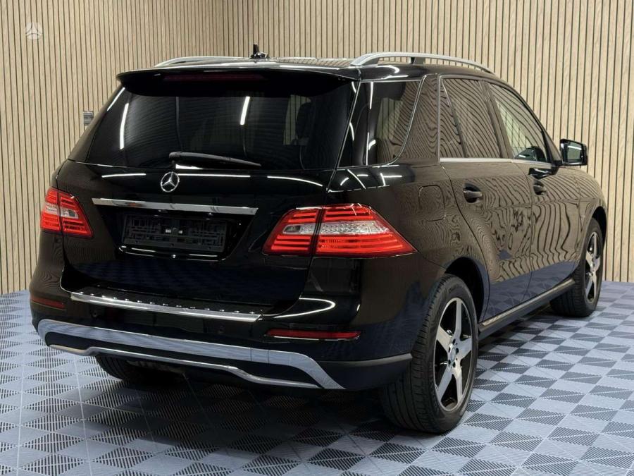 Melns Mercedes-Benz ML 350 2012 Marijampole, ar dzinēja tilpumu 2.99 L un nobraukumu 231 tūkst. km par 15350 €, foto 9 vietnē AUTOMOTO.COM.LV
