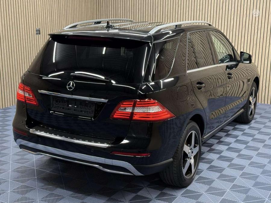 Melns Mercedes-Benz ML 350 2012 Marijampole, ar dzinēja tilpumu 2.99 L un nobraukumu 231 tūkst. km par 15350 €, foto 13 vietnē AUTOMOTO.COM.LV