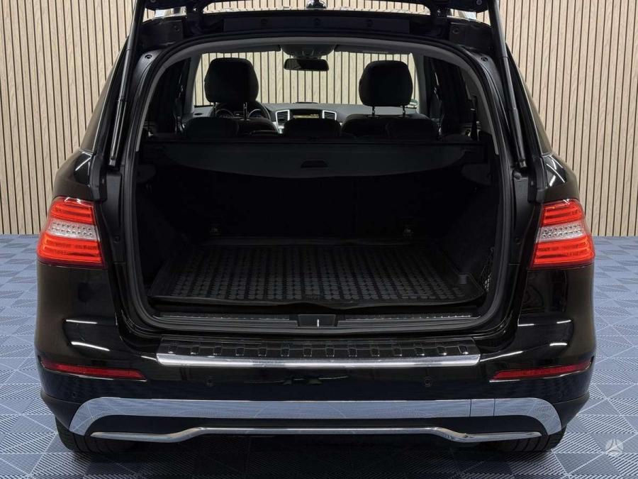Melns Mercedes-Benz ML 350 2012 Marijampole, ar dzinēja tilpumu 2.99 L un nobraukumu 231 tūkst. km par 15350 €, foto 15 vietnē AUTOMOTO.COM.LV