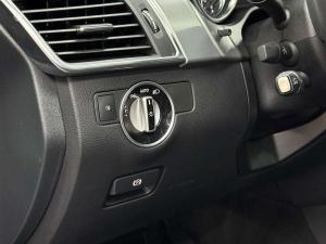 Melns Mercedes-Benz ML 350 2012 Marijampole, ar dzinēja tilpumu 2.99 L un nobraukumu 231 tūkst. km par 15350 €, foto 28 vietnē AUTOMOTO.COM.LV