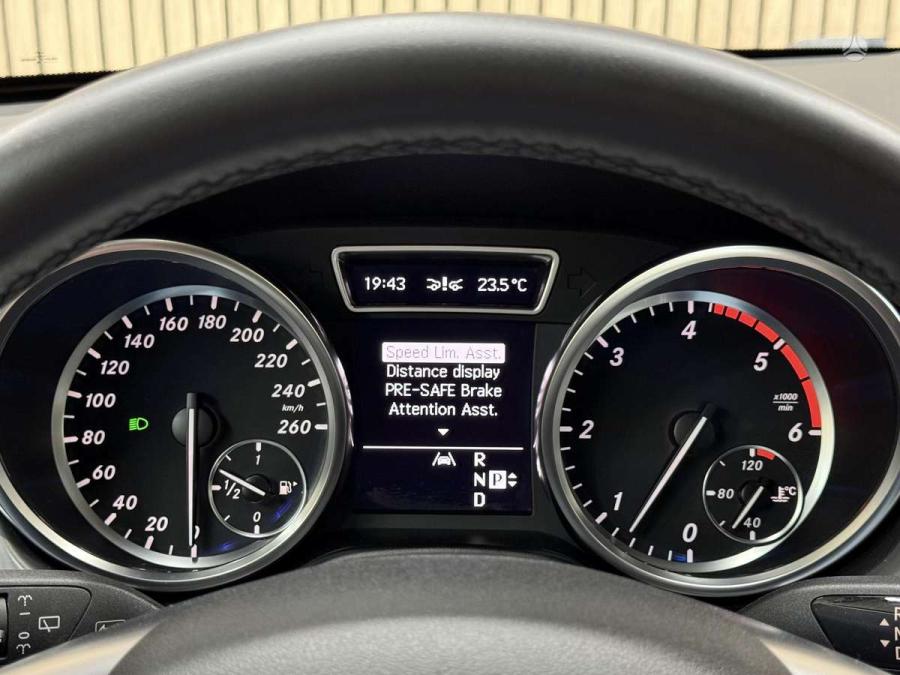 Melns Mercedes-Benz ML 350 2012 Marijampole, ar dzinēja tilpumu 2.99 L un nobraukumu 231 tūkst. km par 15350 €, foto 30 vietnē AUTOMOTO.COM.LV