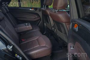Черный Мерседес МЛ 350 2012 в Рига, объемом двигателя 3.00 л и пробегом 330 тыс. км за 15500 €, фото 15 на AUTOMOTO.COM.LV