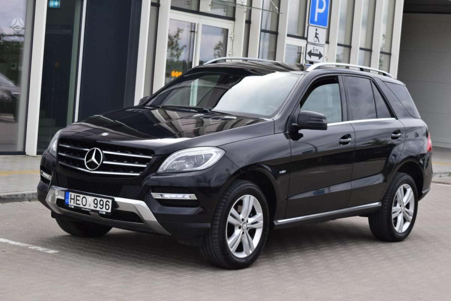 Black Mercedes-Benz ML 350 2012 in Vilnius, with an engine capacity of 2.99 L and mileage of 315 thousand km for 11500 €, photo 1 on AUTOMOTO.COM.LV