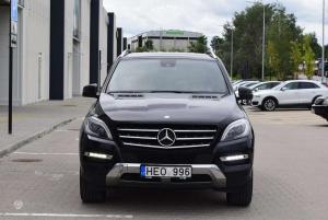 Black Mercedes-Benz ML 350 2012 in Vilnius, with an engine capacity of 2.99 L and mileage of 315 thousand km for 11500 €, photo 3 on AUTOMOTO.COM.LV