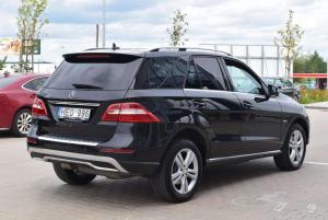 Black Mercedes-Benz ML 350 2012 in Vilnius, with an engine capacity of 2.99 L and mileage of 315 thousand km for 11500 €, photo 5 on AUTOMOTO.COM.LV